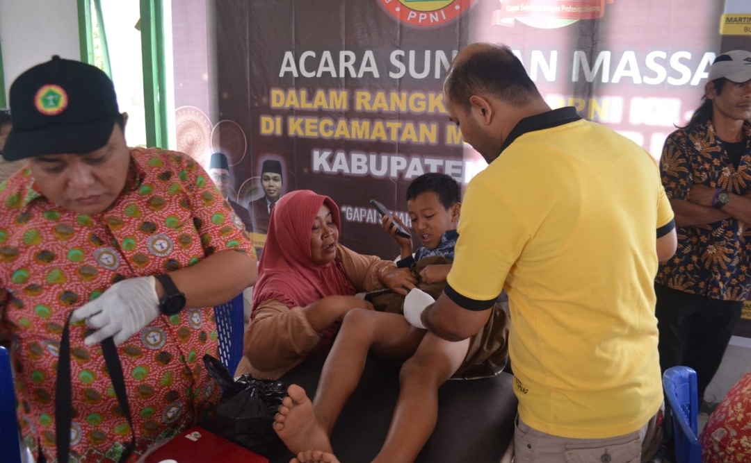 60 Orang Anak-anak Khitanan Massal di Matan Hilir Utara - Portal Kalbar 60 Orang Anak-anak Khitanan Massal di Matan Hilir Utara - Portal Kalbar